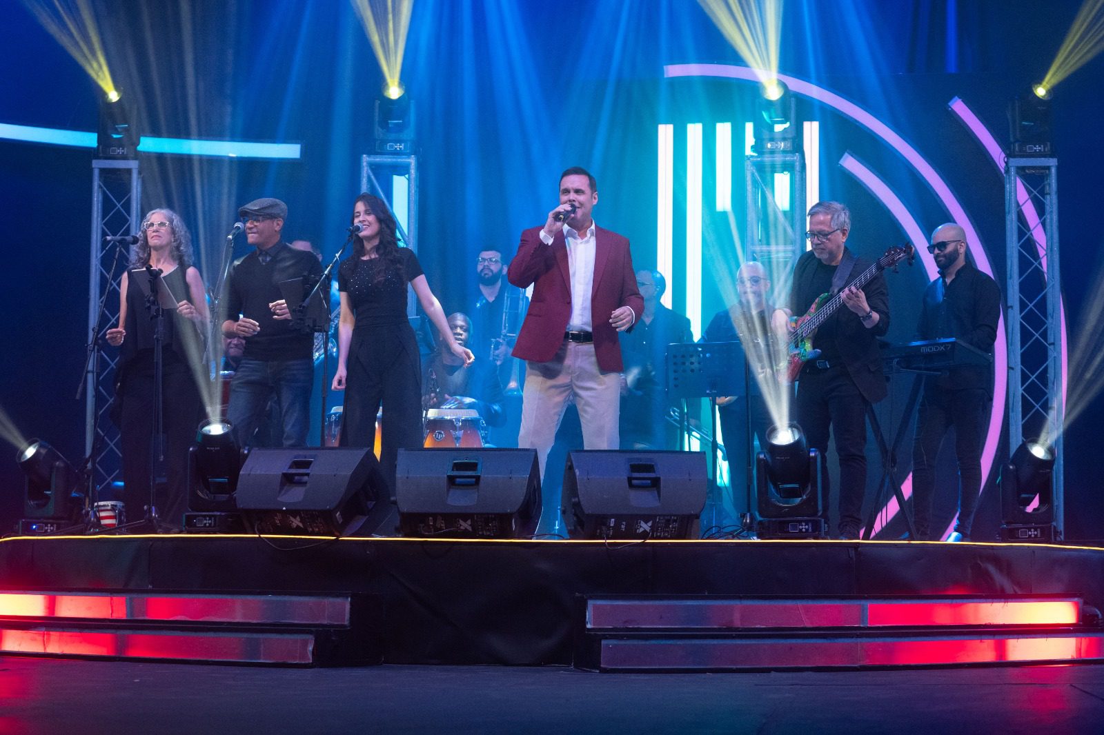 Frank Ceara lanza su nuevo álbum en el programa "Luna Llena de RTVD" - RTVD