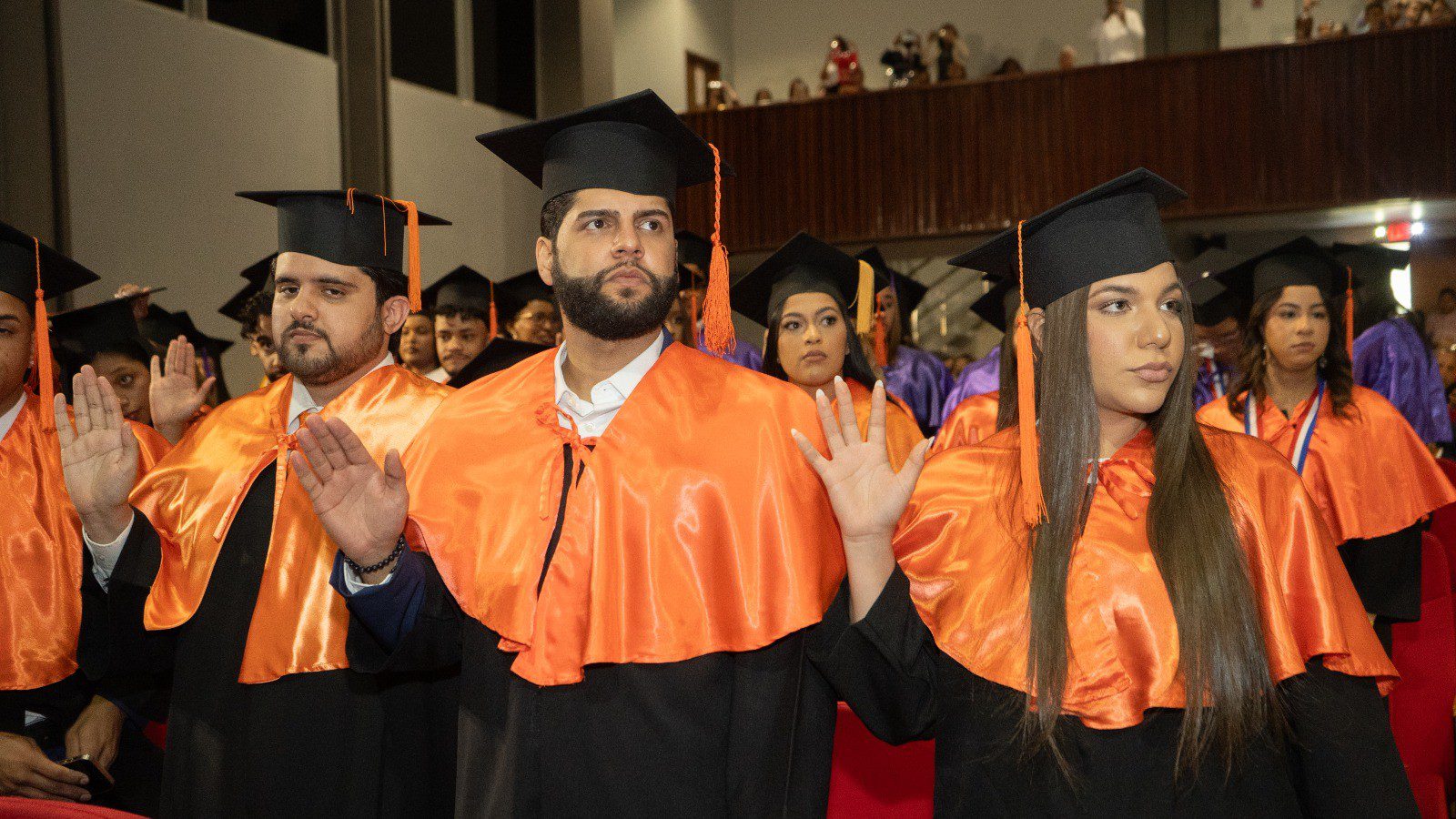 UNPHU gradúa a 463 nuevos profesionales - RTVD